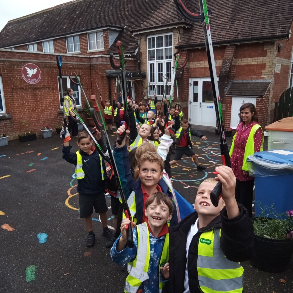 Pandas went on a litter pick! - St John's CE First School